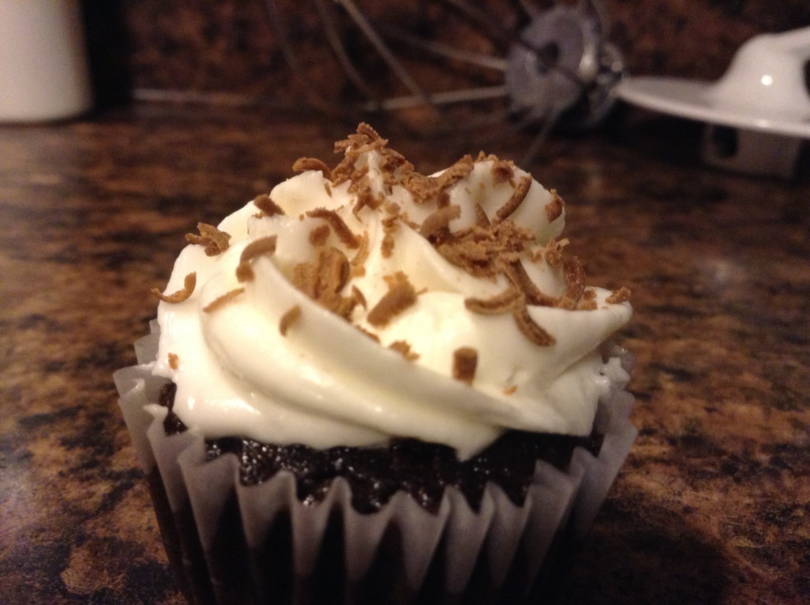 2 Girls Just Cupcakin' Along: Molly- 180 Mini Cupcakes for 50th ...